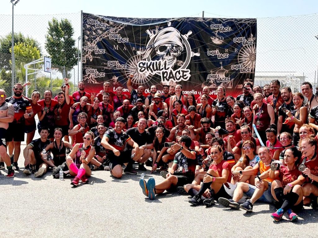 La primera carrera de obstáculos ‘Skull Race’ llena de color y el mejor ...